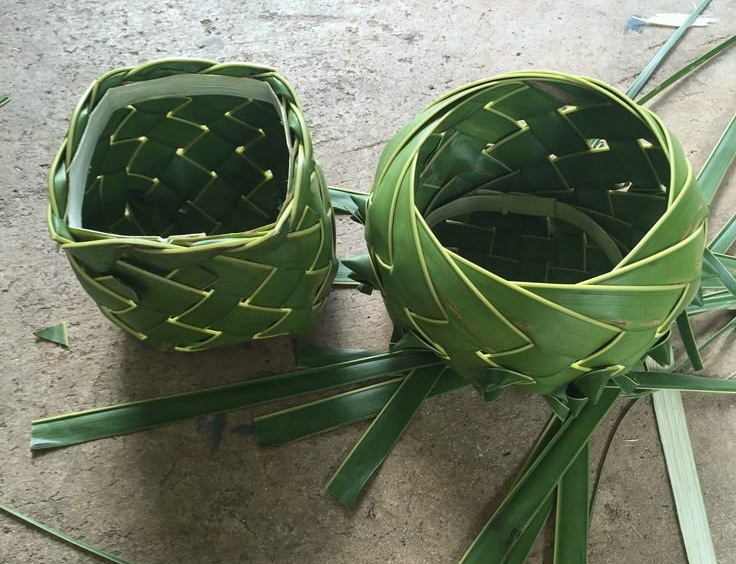 How To Weave Coconut Leaves Basket? - HNL